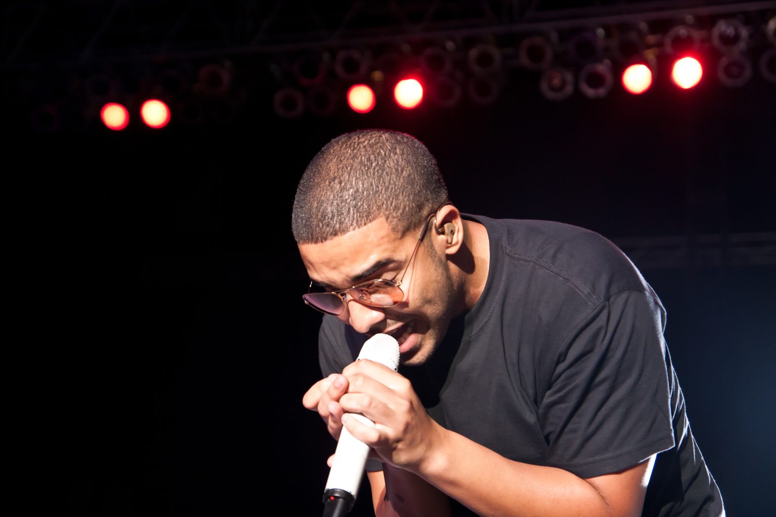 Drake and The Weeknd Blow up Internet with New Song.....sort of - Wifi ...