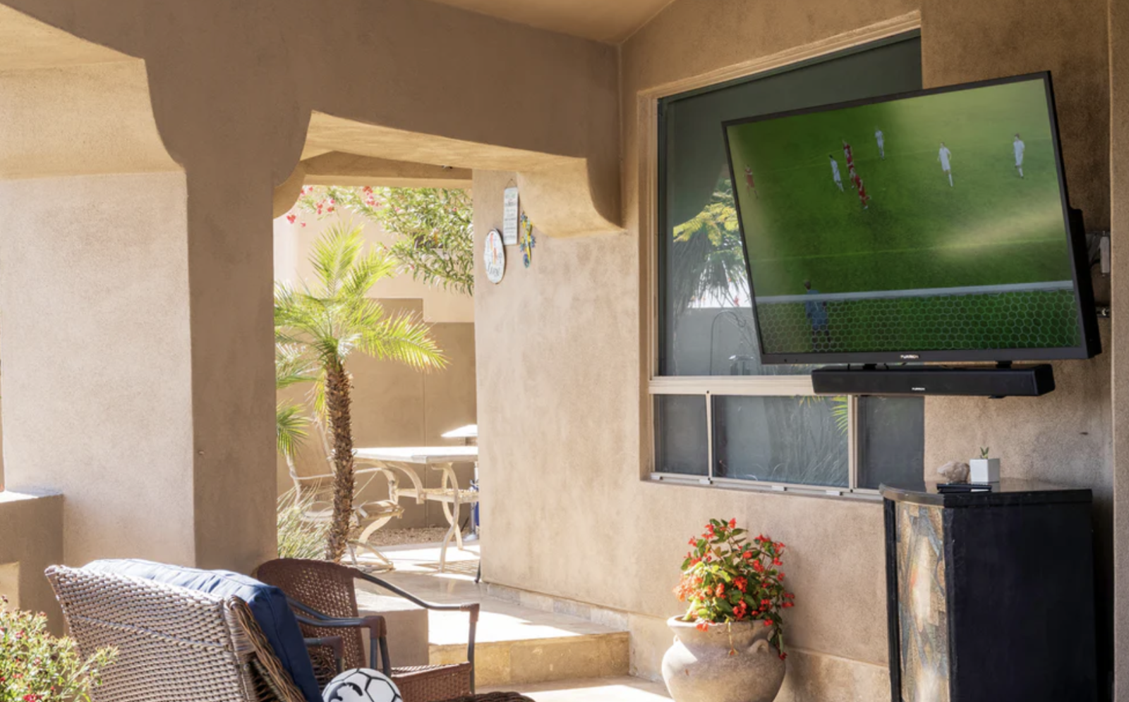 Six Canadian Distributors to Call for Outdoor Entertaining Projects ...