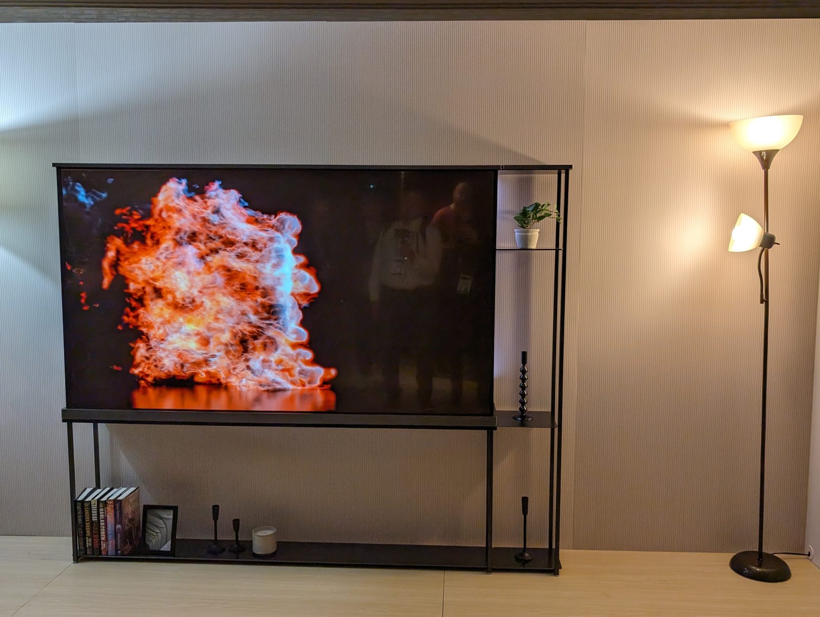 CES 2024: LG’s Showstopper is a Transparent, Wireless OLED TV
