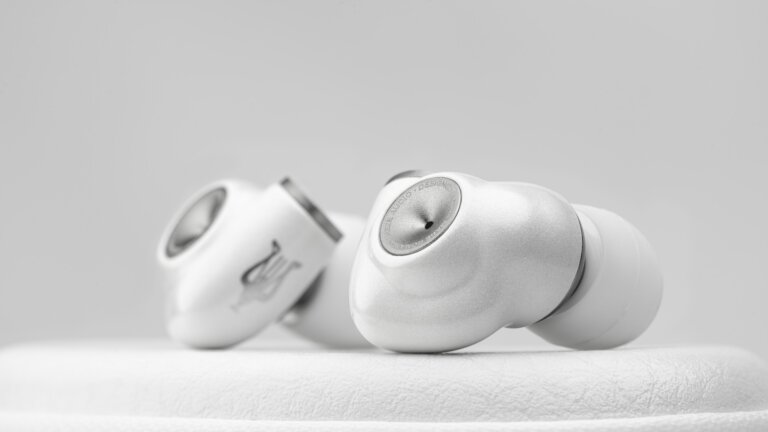 Meze Audio Alba Are Stylish Wired In-Ear Headphones
