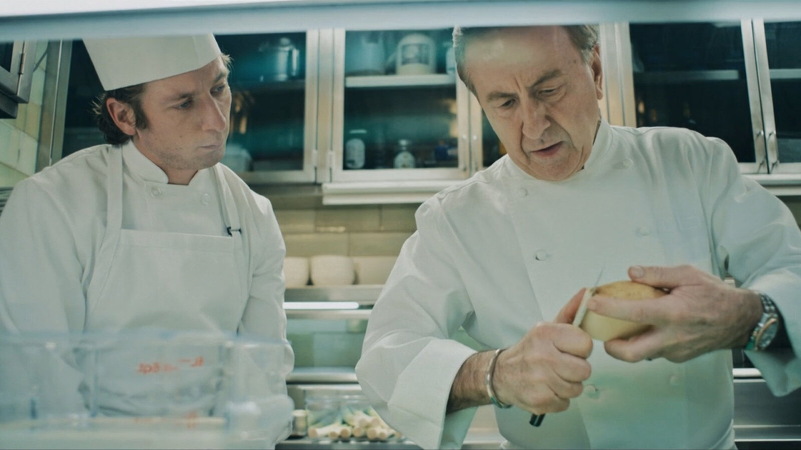 The Bear Season 3 Review: A Simmering, Lukewarm Season