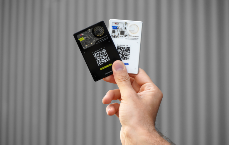 AirCard Pro and AirNotch Pro Are AirTag Alternatives
