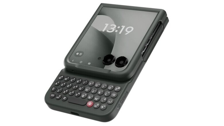 There's A Clicks Keyboard Case for the Motorola Razr Ultra