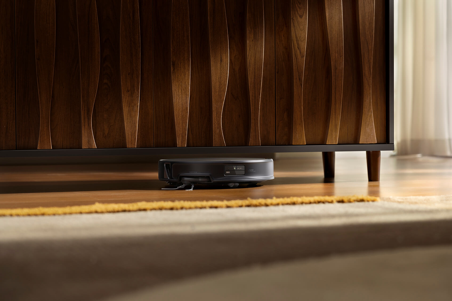 Roborock Saros 20 Robot Vacuum & Mop Launches in Canada
